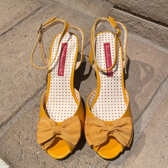 Bait | Shoes | Brand New Bait Footwear Retro Mustard Kitten Heels ...